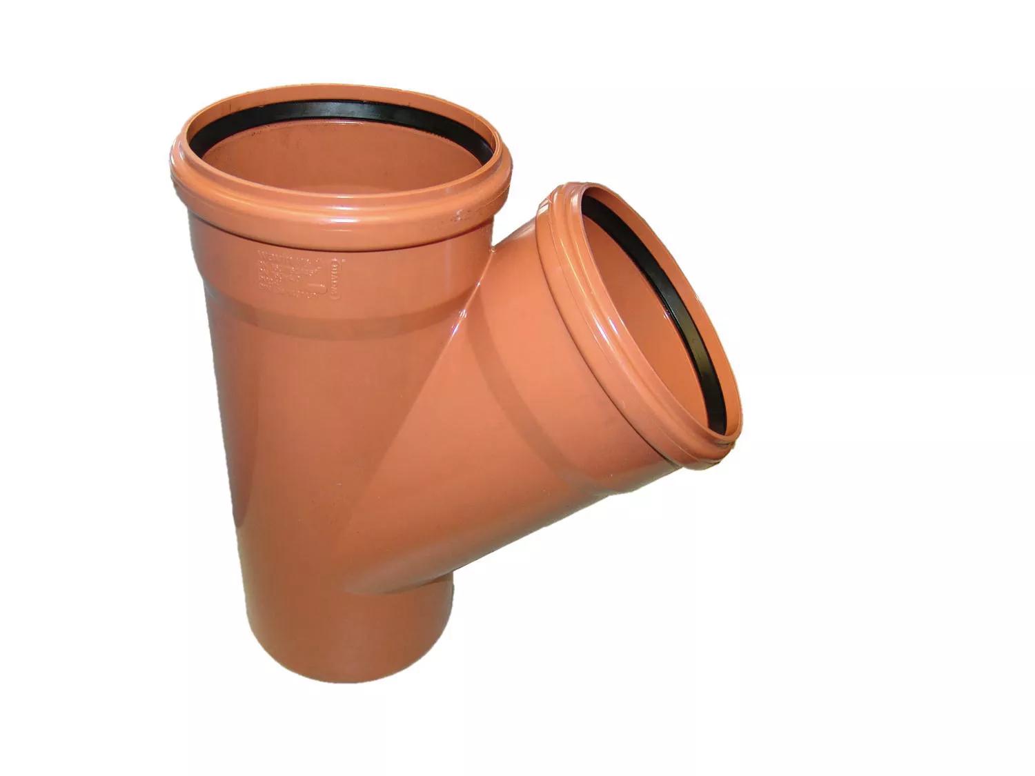 315x110x45° PVC lauk. kan. Trišakis